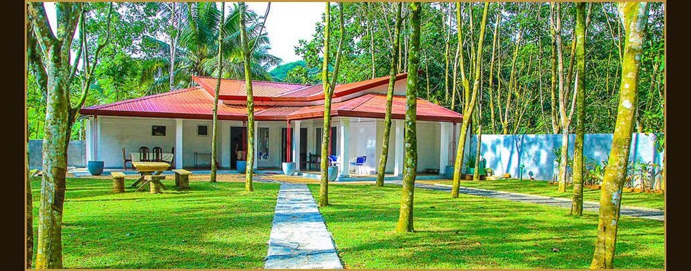 Book Graten Tea Garden Holiday Bungalow in Ingiriya | Hotels.com