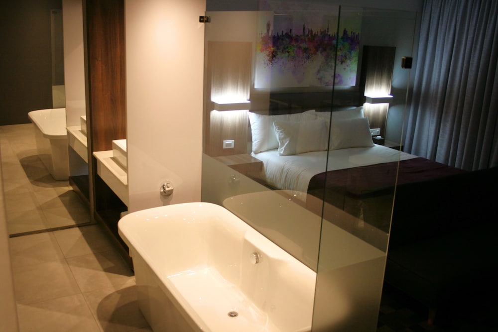 Book Palm Swift Luxury Accommodation in Brits | Hotels.com