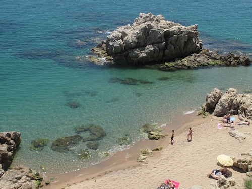 Hoteles cerca Cala Nudista de la Vinyeta, Calella - Hoteles.com