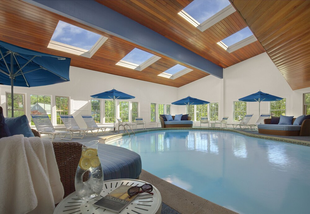 Book Ocean Mist Beach Hotel & Suites in South Yarmouth | Hotels.com