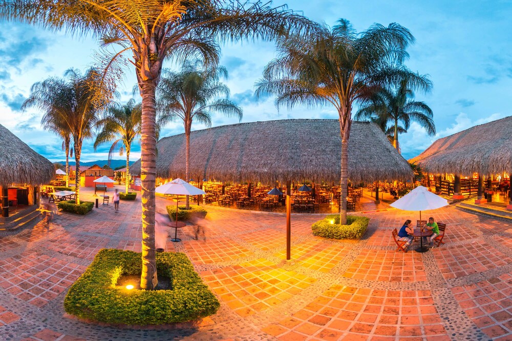 Decameron Panaca All Inclusive (Quimbaya, Colombia) : Hoteles en ...