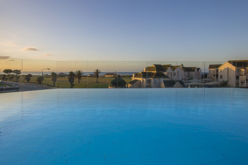 Book Radisson Blu Hotel, Port Elizabeth in Port Elizabeth | Hotels.com