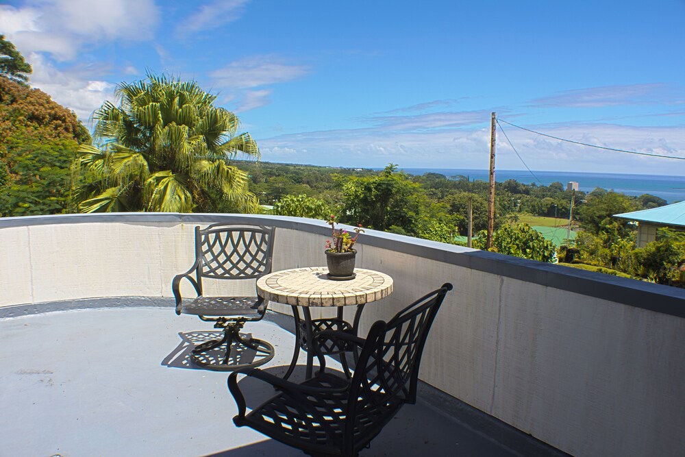 Book Hilltop Legacy Vacation Rental in Hilo | Hotels.com