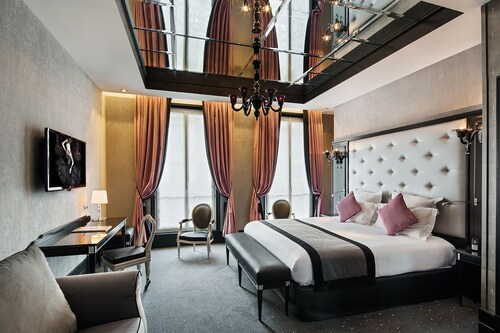 Top 5-Star Hotels in Paris, France | Hotels.com