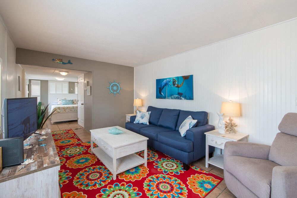 Book Matlacha Tiny Village in Matlacha | Hotels.com