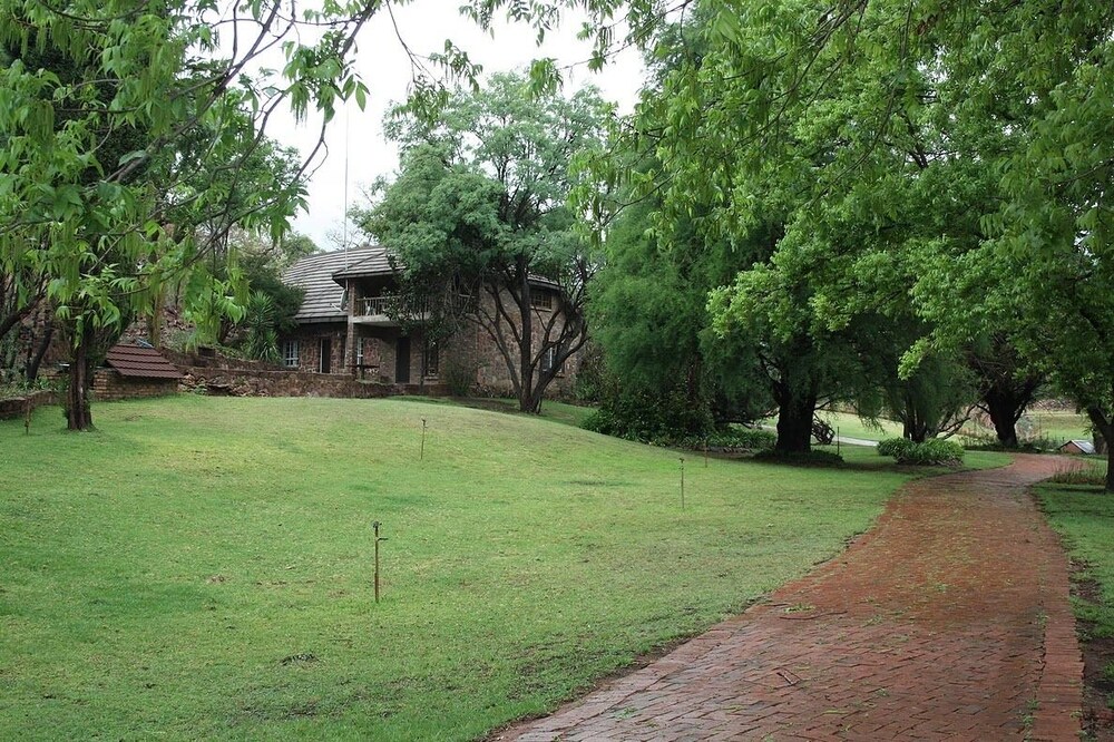 Book Ruah Park Camping & Outdoor in Cullinan | Hotels.com