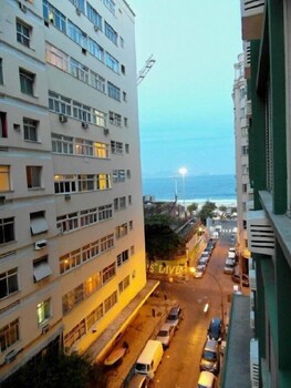 Fotografia do Rio Estate - Lindo 2 Quartos em Conceito Aberto Quadra Praia em Copacabana em Rio de Janeiro