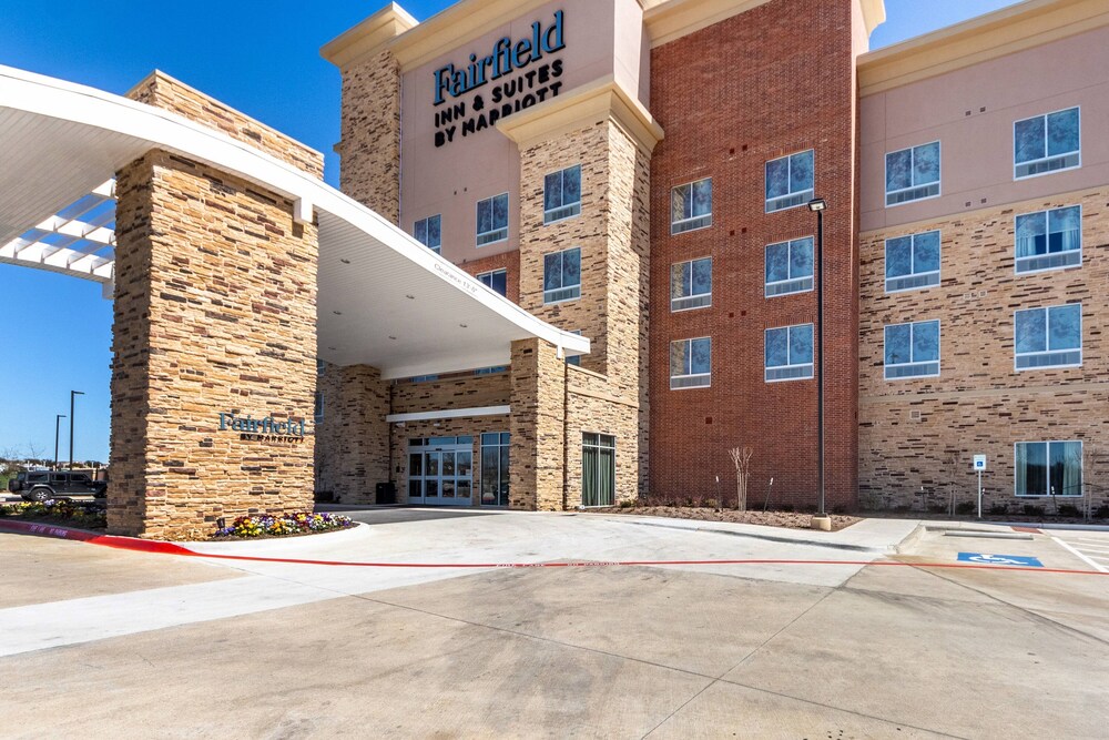 Book Fairfield Inn & Suites by Marriott Dallas Arlington South in ...