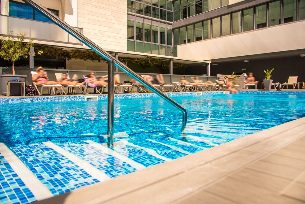 Book Hotel Da Rocha in Portimao | Hotels.com