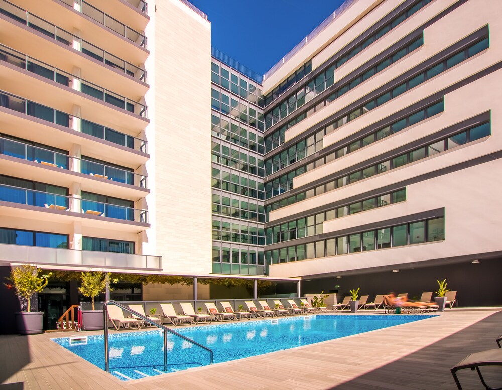Book Hotel Da Rocha in Portimao | Hotels.com