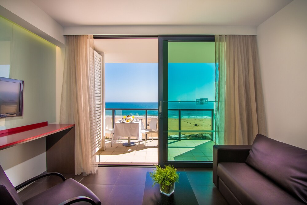 Book Hotel Da Rocha in Portimao | Hotels.com