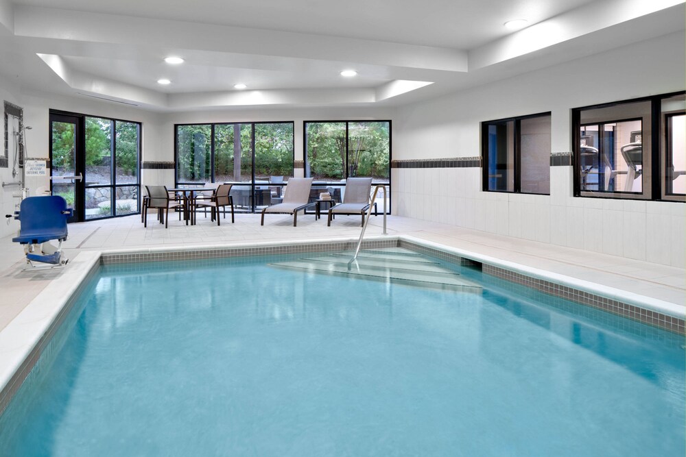 Book Courtyard by Marriott Raleigh North/Triangle Town Center in ...