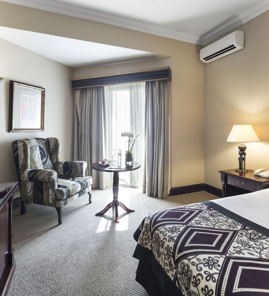 Book Hotel Alvalade in Luanda | Hotels.com