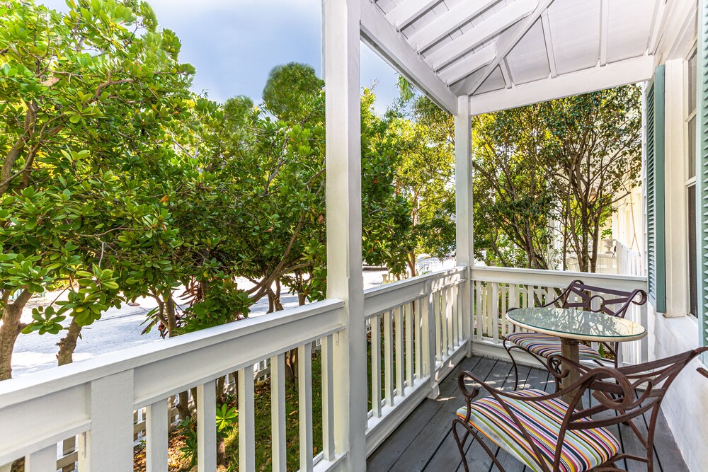 Book Paradise Inn Key West - Adults Only in Key West | Hotels.com