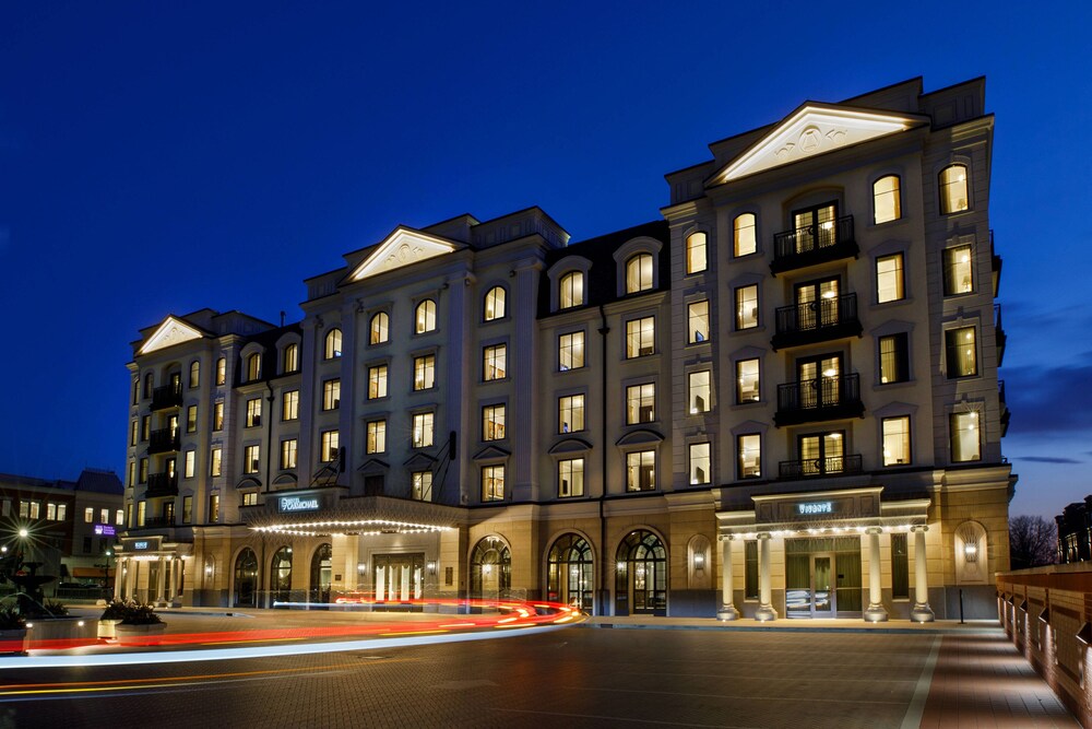 Book Hotel Carmichael, Autograph Collection in Carmel | Hotels.com