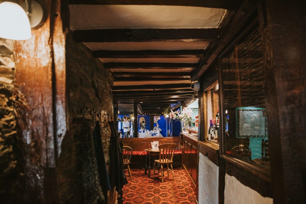 The Lion Hotel & Restaurant Berriew, Welshpool: Info, Photos, Reviews ...