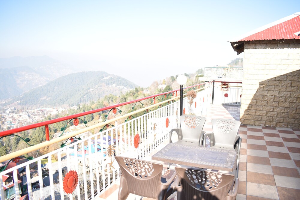 Book Al-Qamar Hotel Murree in Murree | Hotels.com