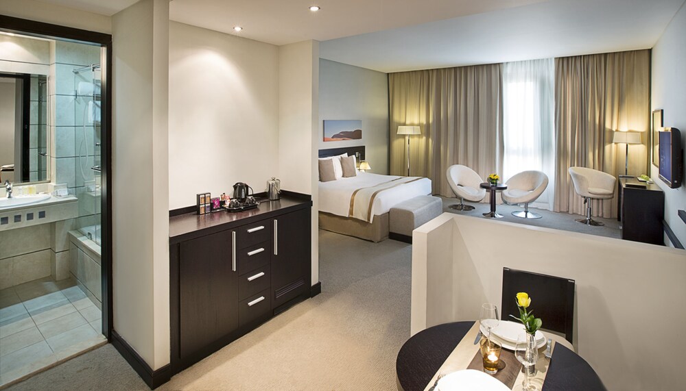 Book City Seasons Hotel Muscat in Muscat | Hotels.com