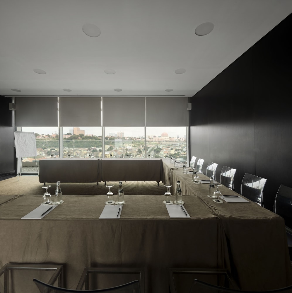 Book Hotel Baía in Luanda | Hotels.com