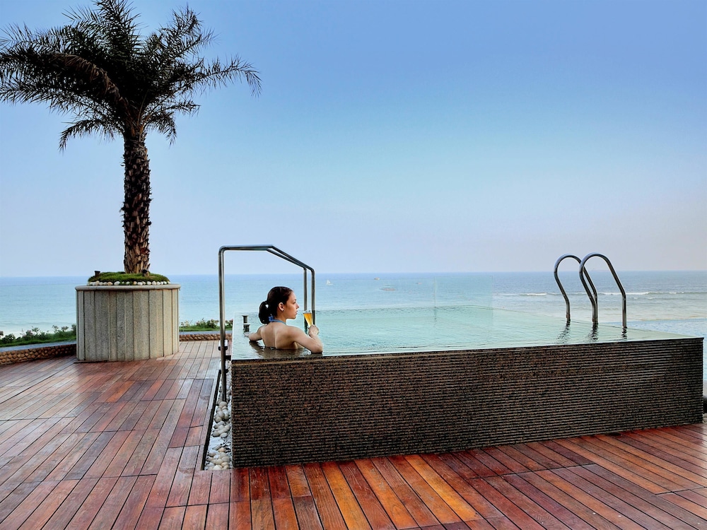 Book Novotel Visakhapatnam Varun Beach, Visakhapatnam, India - Hotels.com