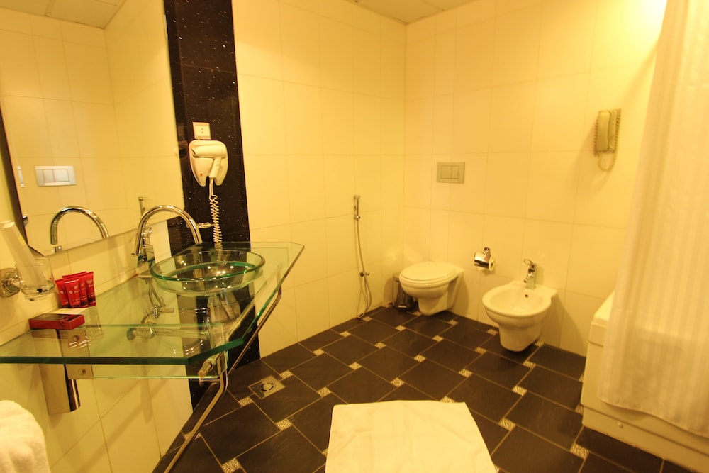 Book Awaliv International Hotel in Taif | Hotels.com