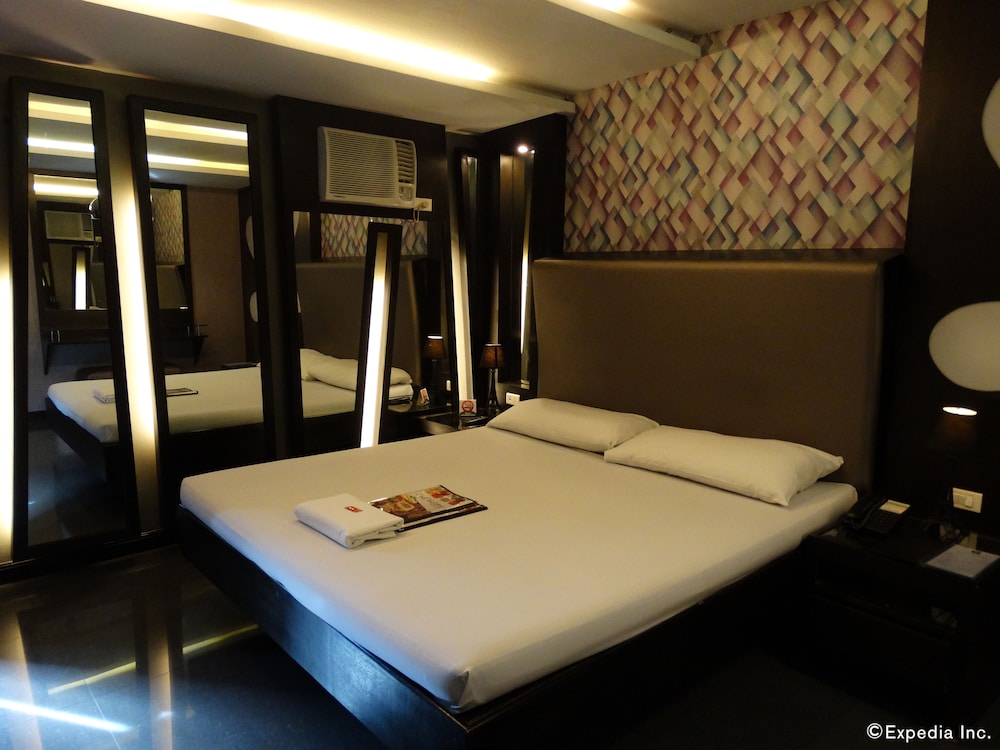 Book Victoria Court Cuneta in Pasay | Hotels.com