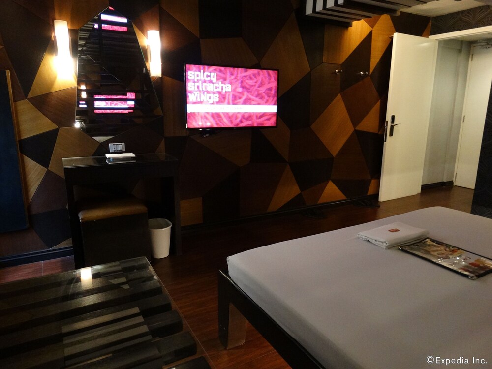 Book Victoria Court Cuneta in Pasay | Hotels.com