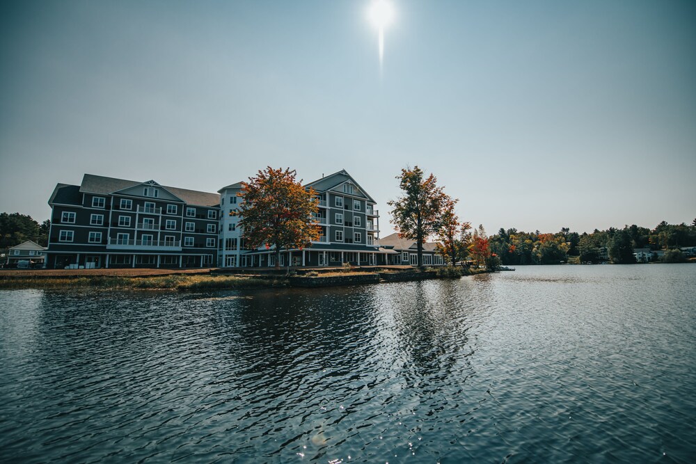 Book Saranac Waterfront Lodge in Saranac Lake | Hotels.com
