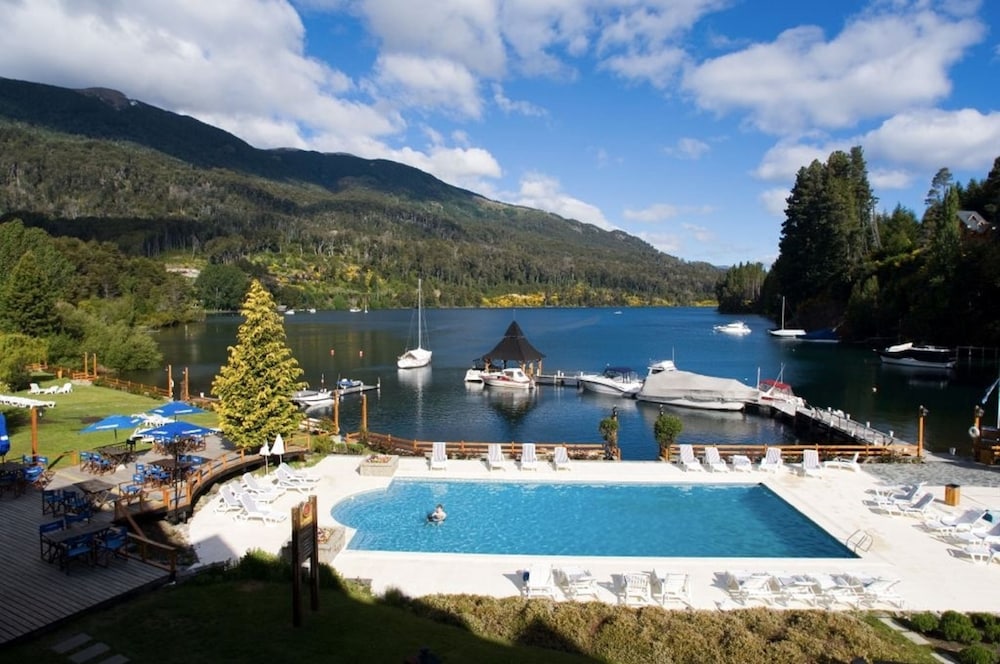 Book Bahía Manzano Resort in Villa La Angostura | Hotels.com