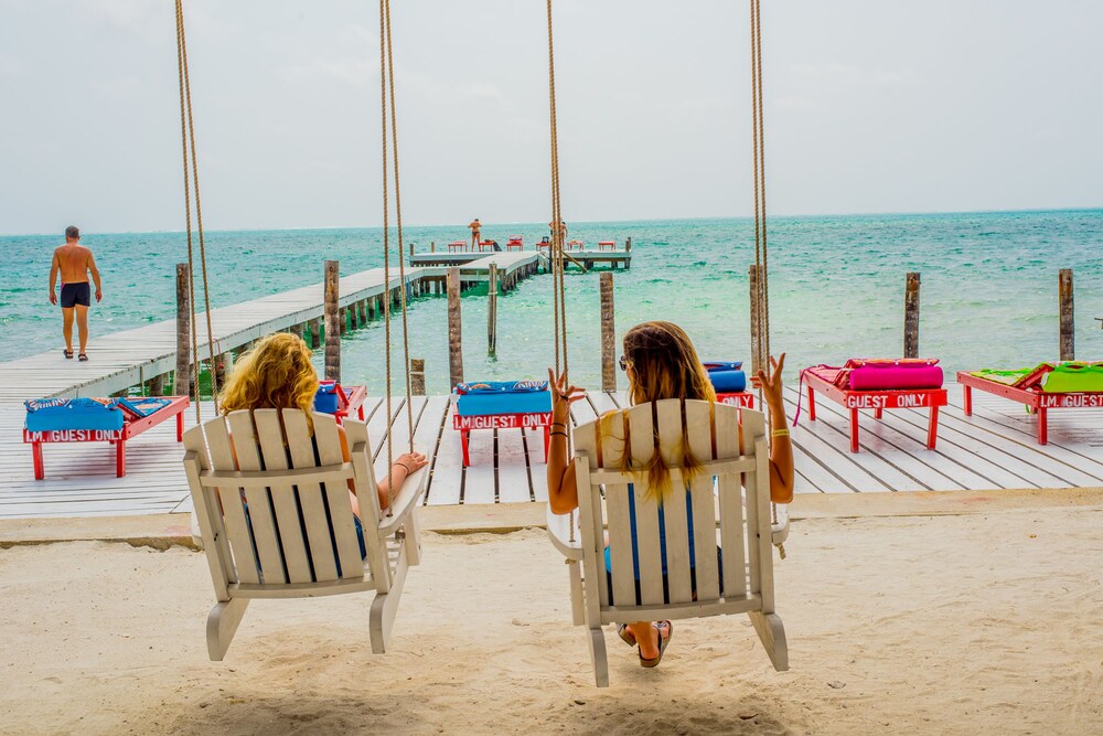 Book Island Magic Beach Resort in Caye Caulker | Hotels.com
