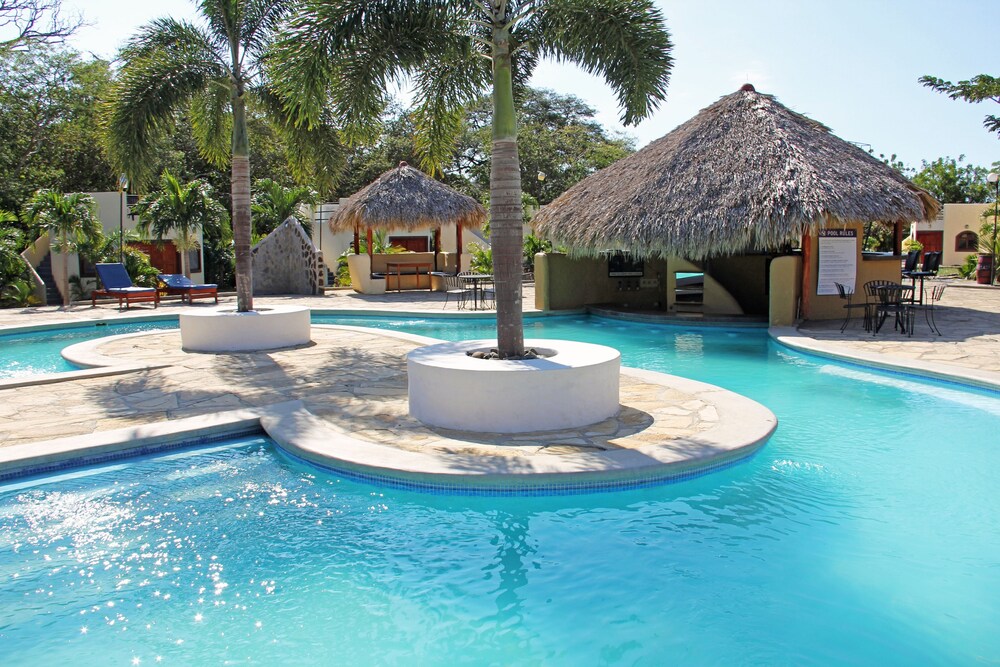 Book Surf Ranch Hotel & Resort in San Juan del Sur | Hotels.com