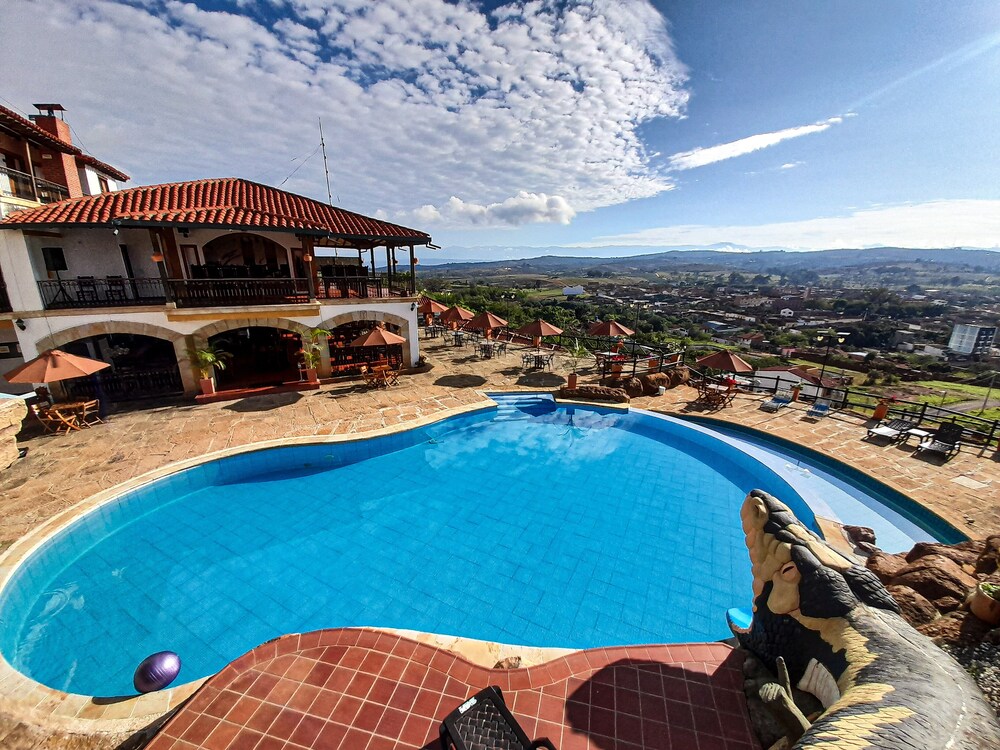 Hotel Las Rocas Resort em Villanueva - Hoteis.com